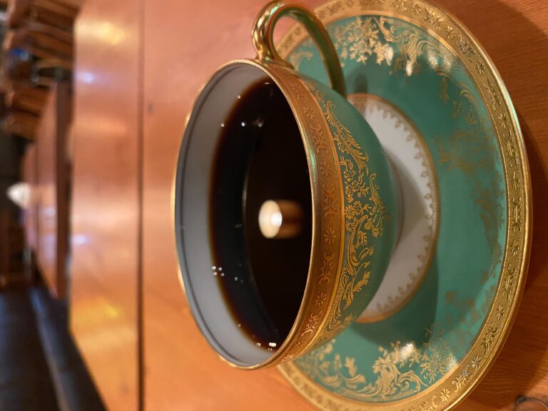 カップ＆ソーサ『ポンパドールヴェール』 | くつろぎとぬくもりのカフェ凛 こだわりの炭火自家焙煎コーヒー | COFFEE RIN